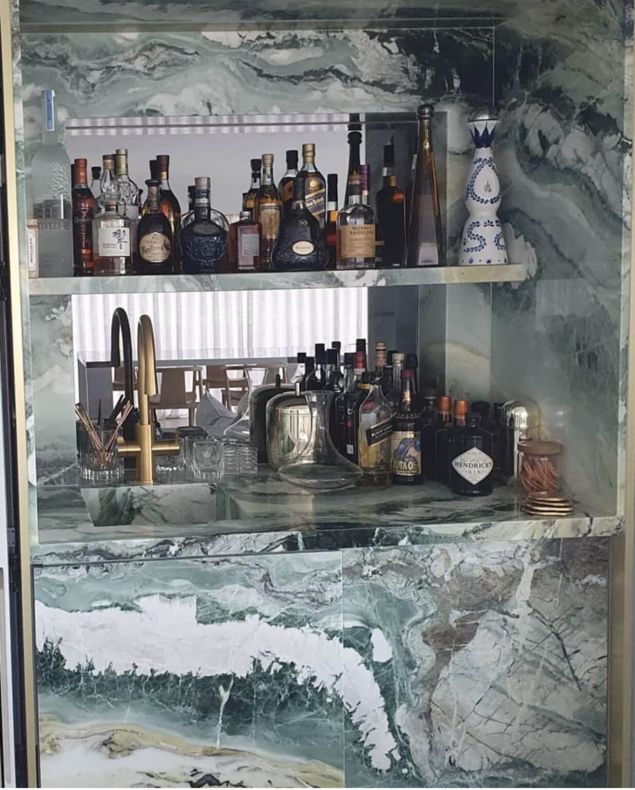 6 Design Techniques to create a luxury Home Bar : 27 Design Ideas ...