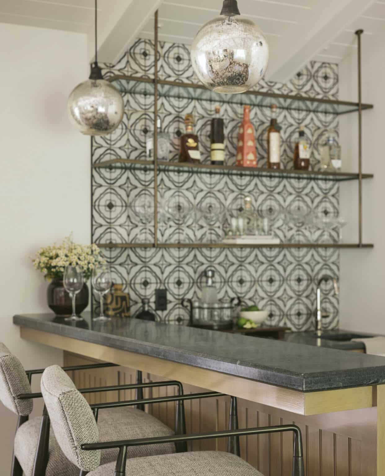 6 Design Techniques to create a luxury Home Bar : 27 Design Ideas ...